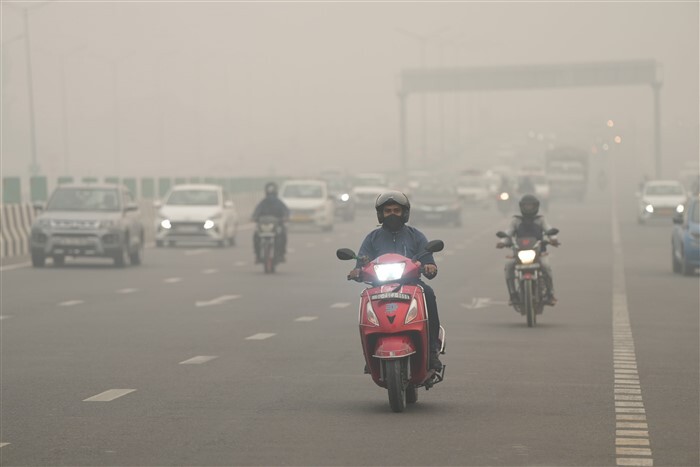 In Pics: Dense Smog Engulfs Delhi, Air Quality Stays 'Severe' - Oneindia