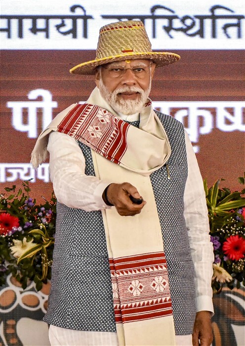 In Pics: PM Modi Honors Birsa Munda at Ancestral Home in Jharkhand ...