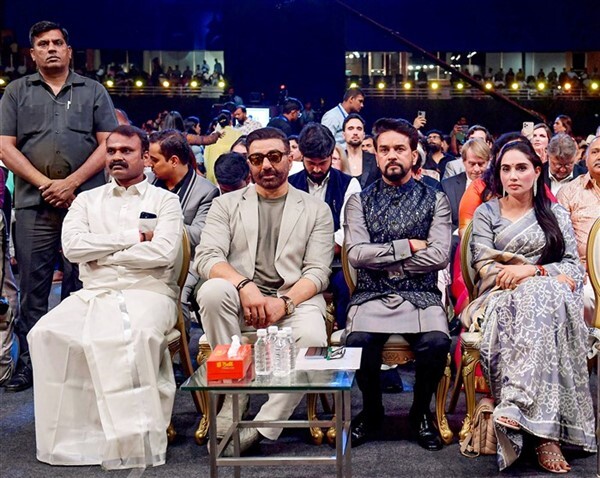 In Pics: Sara Ali Khan, Madhuri Dixit & Others Felicitated at IFFI in Goa - Oneindia