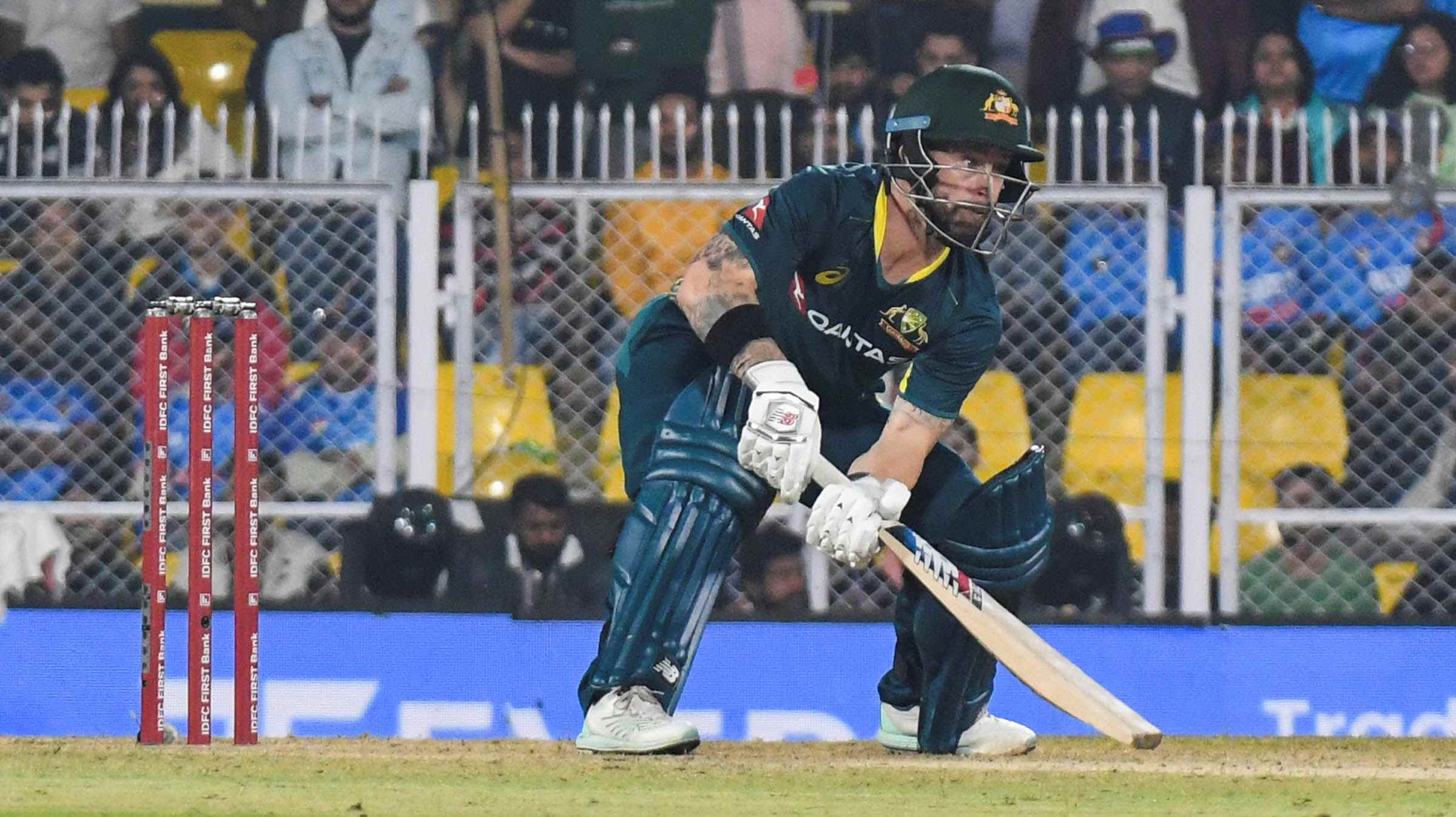 IND v AUS: मैक्सवेल का तूफानी शतक, प्रसिद्द कृष्णा के आखिरी ओवर में 21 ...