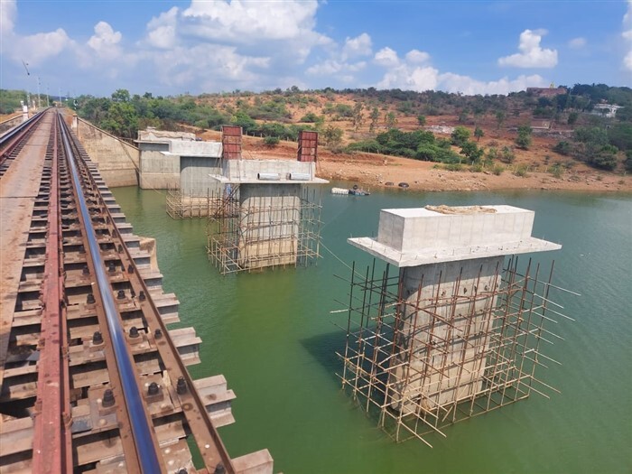 ಘಟಪ್ರಭಾ ನದಿ ಮೇಲೆ ಭಾಗಲಕೋಟೆ-ಮುಗಳೊಳ್ಳಿ ಮಧ್ಯೆ ರೈಲ್ವೆ ಬ್ರಿಡ್ಜ್ ನಿರ್ಮಾಣ ಕಾರ್ಯ ...