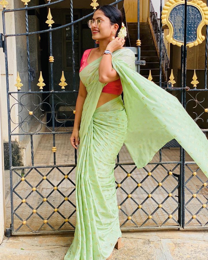 PHOTOS: தாய்லாந்தில் "ஜாலியோ ஜிம்கானா".. வெகேஷன் மோடில் எதிர்நீச்சல் ...