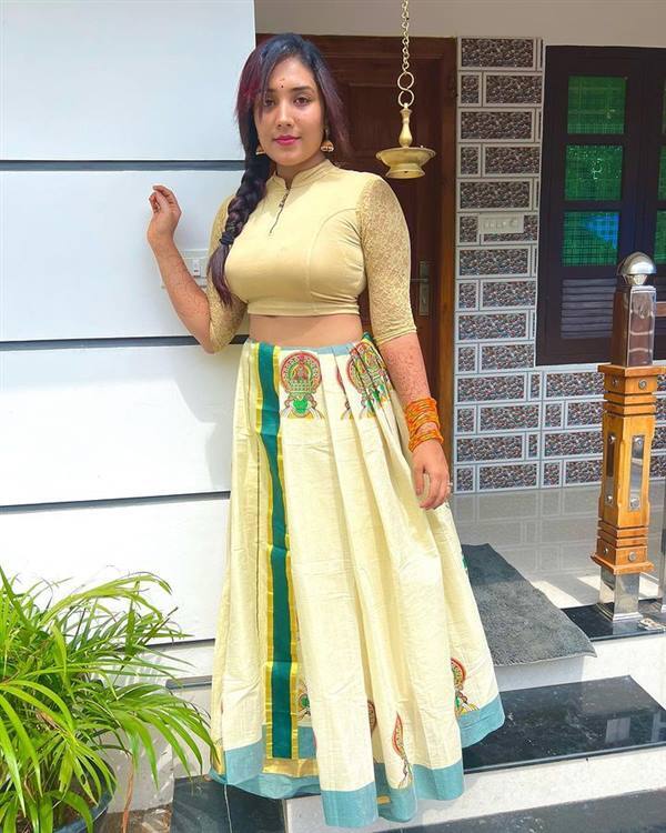 PHOTOS: மூணார் வைப்ஸ்.. சீரியல் நடிகை ஸ்ரீநிதியின் போட்டோஸ் ஸ்டில்ஸ்! | Serial Actress Sreenithi ...