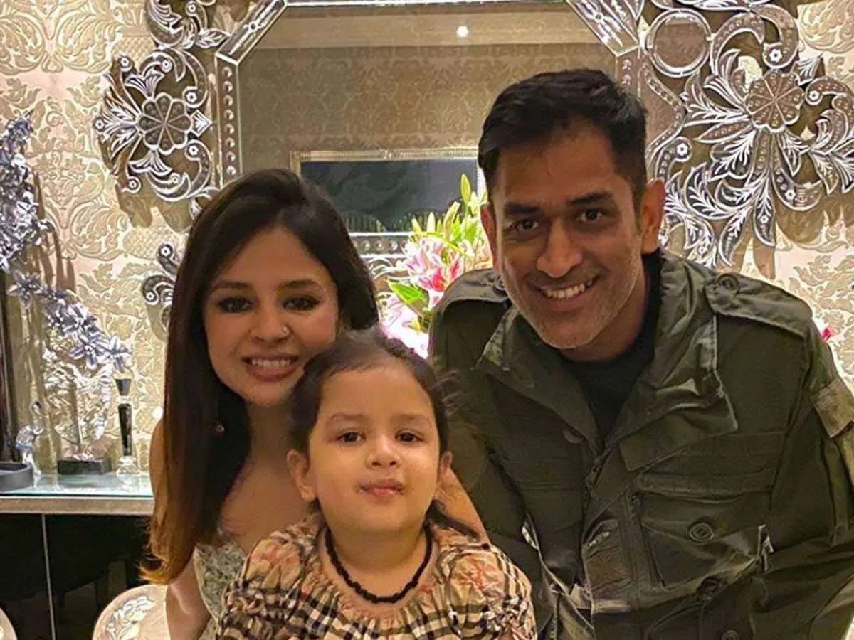 सफल बिज़नेस वुमन हैं एमएस धोनी की सास, संभालती हैं दामाद का 800 करोड़ ...