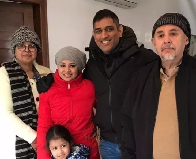सफल बिज़नेस वुमन हैं एमएस धोनी की सास, संभालती हैं दामाद का 800 करोड़ ...