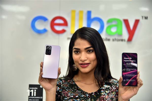 PHOTOS: ஸ்மார்ட்போன் மோகம்! அதிகளவில் ஸ்மார்ட்போன் பயன்படுத்தும் டாப் ...