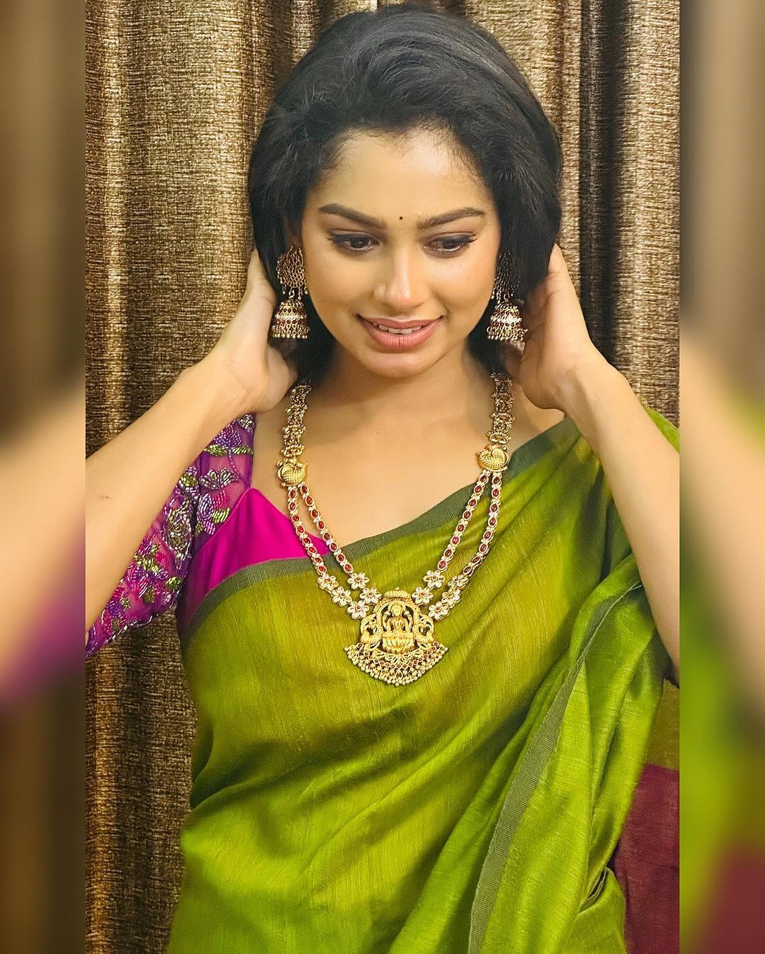 PHOTOS: ரியல் தங்கையுடன் முதல்முறை செல்ஃபீ.. ஈரமான ரோஜாவே சீரியல் நடிகையின் லேட்டஸ்ட் ...