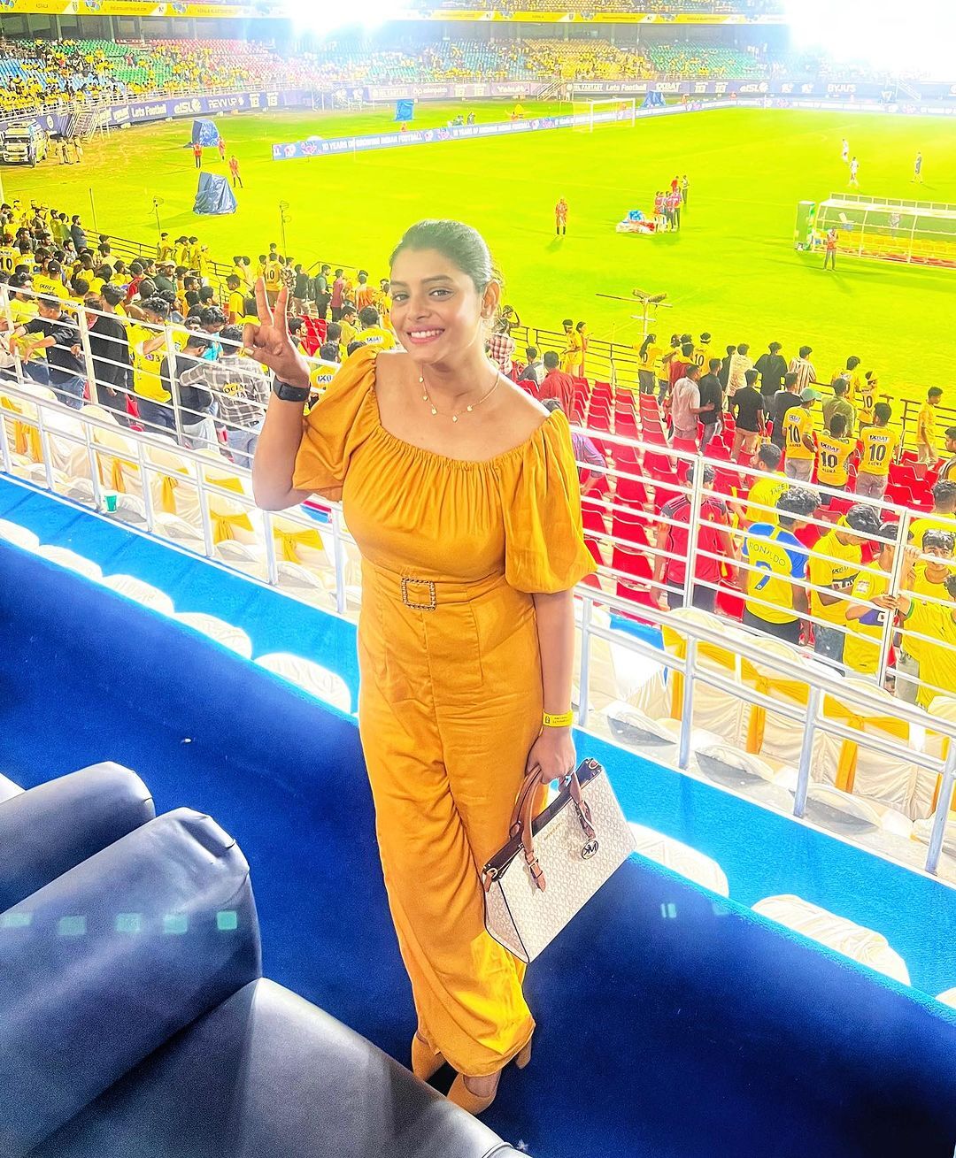 কালো পোশাকে অনন্যা গীতশ্রী, নয়া অবতারে মজেছেন অনুগামীরা | Televison ...