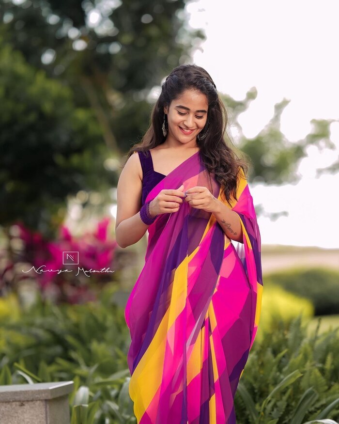 కుర్రాళ్ల గుండెల్లో చిచ్చుపెట్టేస్తున్న దీప్తి సునైనా | Actress Deepthi ...