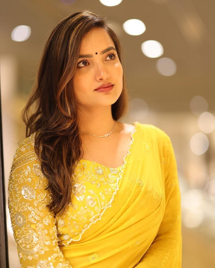 సొగసులతో సెగలు పుట్టిస్తున్న సిరి హన్మంత్ | Actress Siri Hanumanth ...