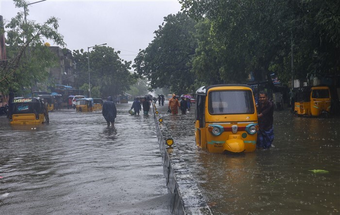 Cyclone Michaung: Waterlogged Roads During Heavy Rain In Chennai - Oneindia