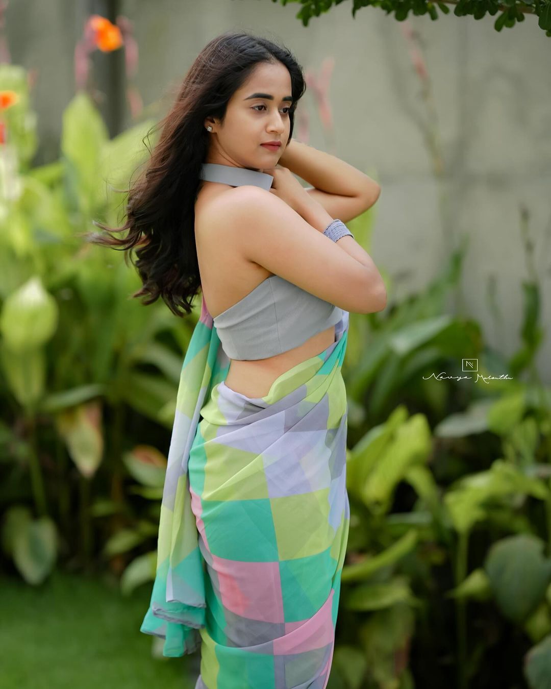 దీప్తి సునైనా అందాల సునామీ.. సొగసులతో మైమరిపిస్తుందిగా! | Deepti ...