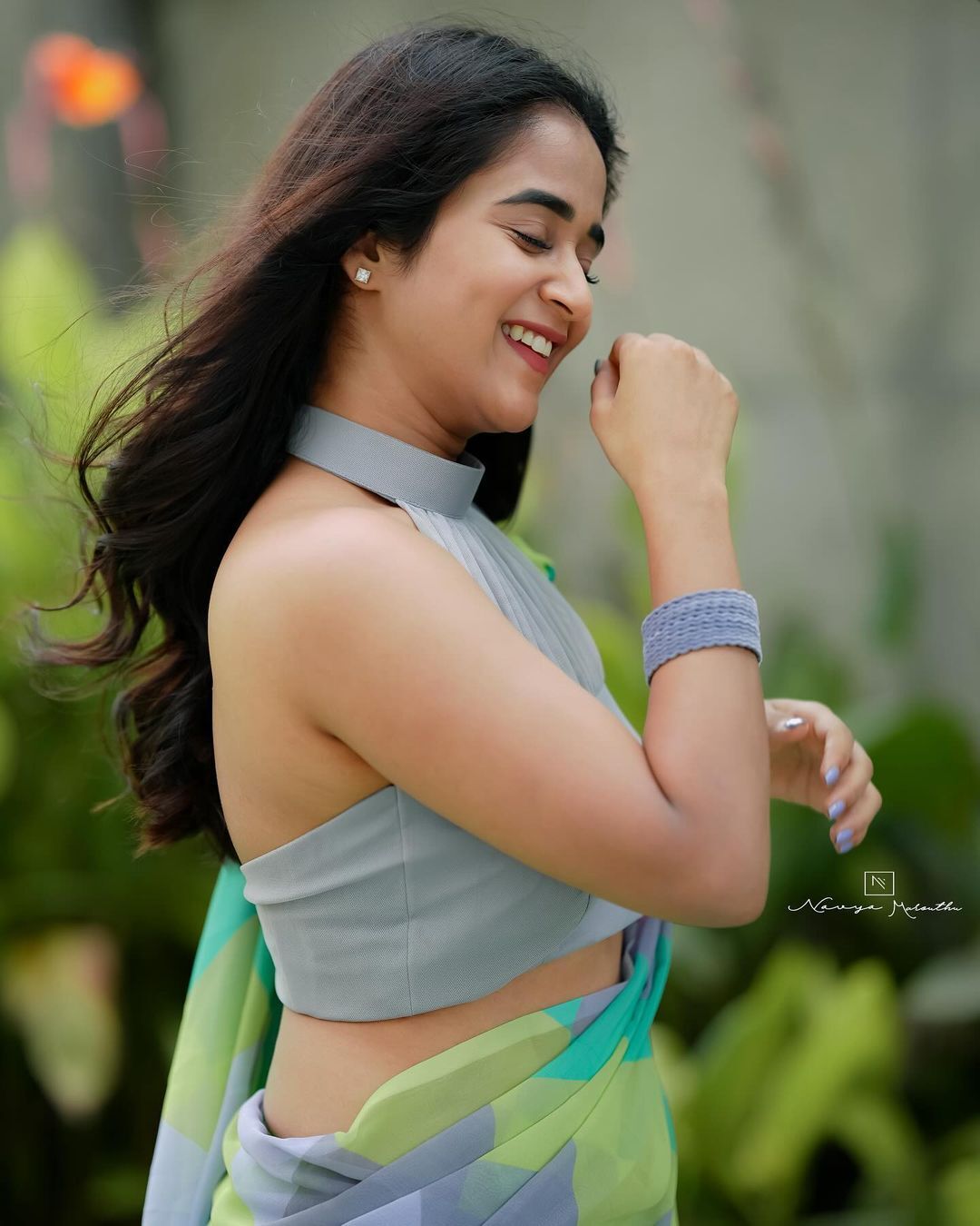 దీప్తి సునైనా అందాల సునామీ.. సొగసులతో మైమరిపిస్తుందిగా! | Deepti ...