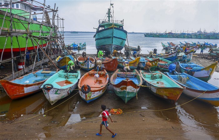 In Pics: Tamil Nadu on ‘High Alert’, Braces For Cyclone Michaung - Oneindia