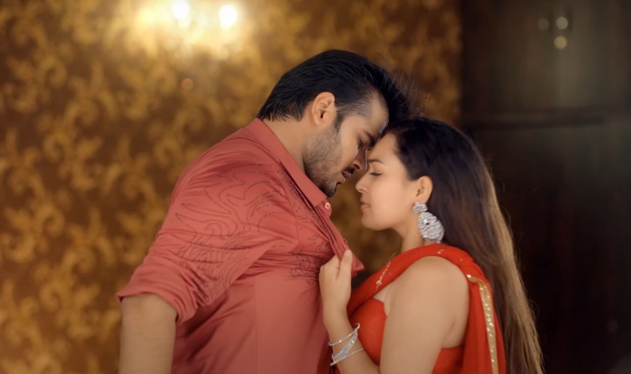 Photos: ‘रगड़ रगड़’ गाने में कल्लू हुए रोमांटिक, बद्रीनाथ झा के साथ मिलकर किया नया आगाज | Kallu ...