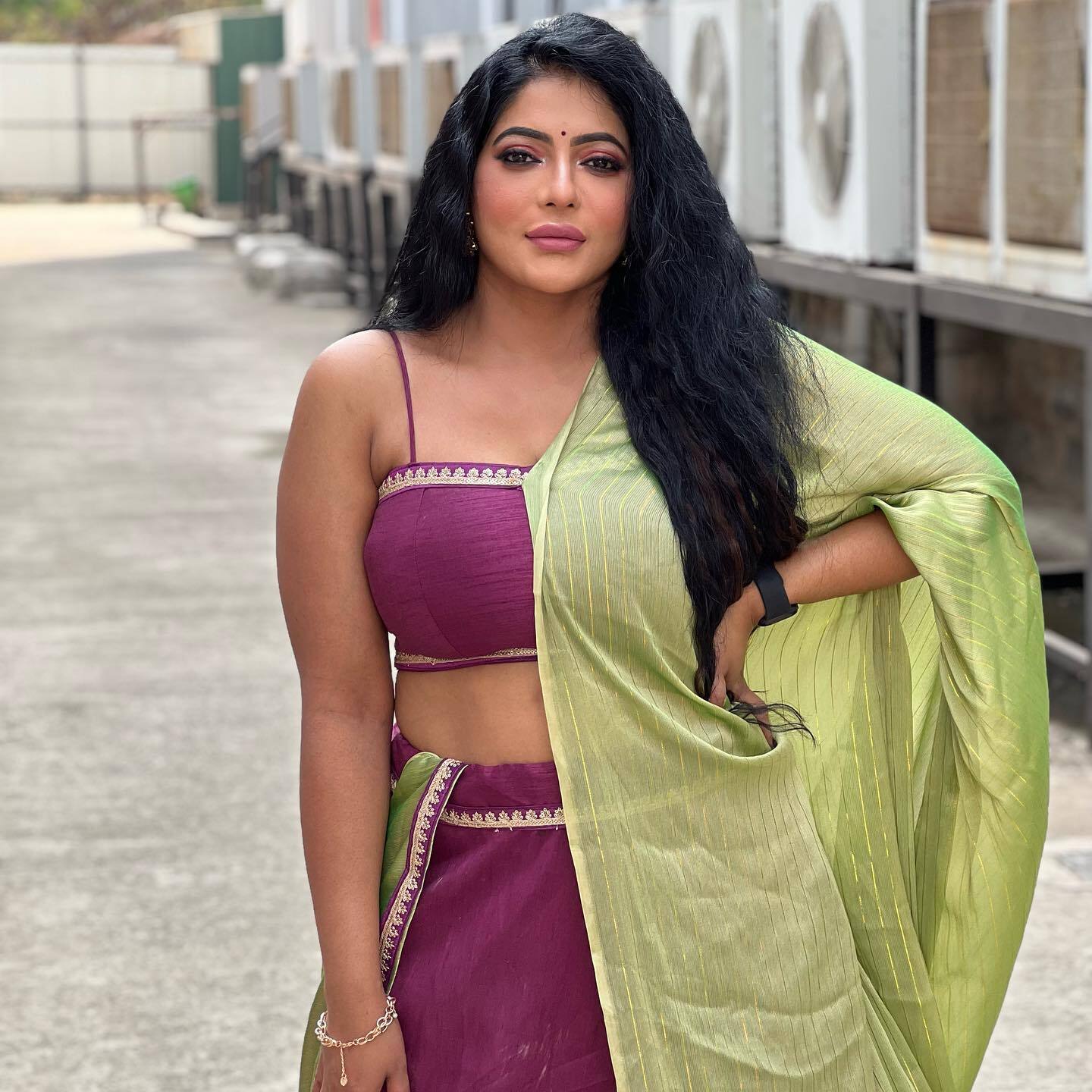 PHOTOS: மாடர்ன் ட்ரெஸ்ஸில் பாக்கியலட்சுமி ராதிகா.. ரீசன்ட் ஸ்டன்னிங் ...