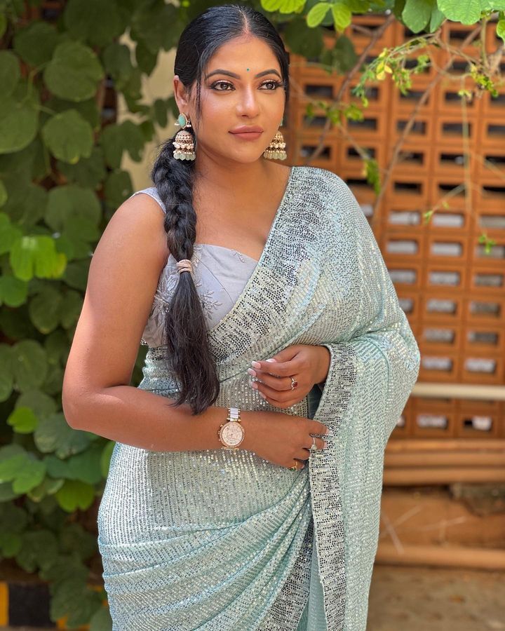PHOTOS: மாடர்ன் ட்ரெஸ்ஸில் பாக்கியலட்சுமி ராதிகா.. ரீசன்ட் ஸ்டன்னிங் ...