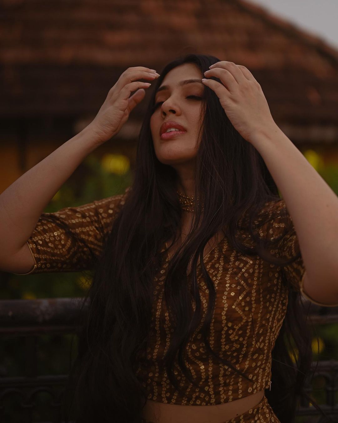 Veena Nandakumar: ക്യൂട്ട് ആന്റ് ബ്യൂട്ടി... സാരിയിൽ മാലാഖയായി വീണ നന്ദകുമാർ; ഇൻസ്റ്റയി ...