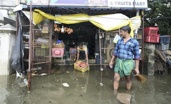 Cyclone Michuang: ಮಿಚಾಂಗ್ ಅಬ್ಬರಕ್ಕೆ ಮುಳುಗಿದ ಚೆನ್ನೈ: ಪರಿಹಾರ ಕಾರ್ಯಾಚರಣೆ ...