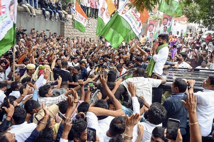 Revanth Reddy Roadshow As Congress Party Inches Close To Victory - Oneindia