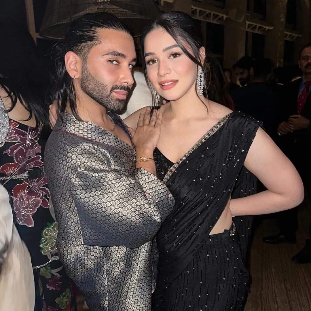 Photos: सारा तेंदुलकर ने पार्टी में Orry के साथ मचाया धमाल, ब्लैक साड़ी ...