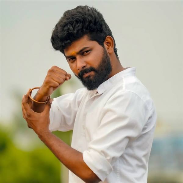 PHOTOS: பிக் பாஸ் சீசன் 7ல் குறைவான சம்பளம் இவருக்கு தானாம்? யாருன்னு ...
