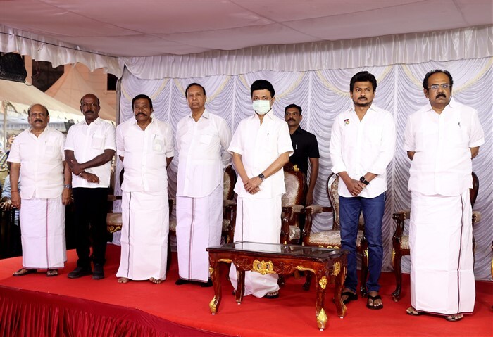 ವಿಜಯ್‌ಕಾಂತ್ ಅಂತ್ಯಕ್ರಿಯೆ: ಸಾವಿರಾರು ಅಭಿಮಾನಿಗಳು ಭಾಗಿ | Vijayakanth Desiya ...