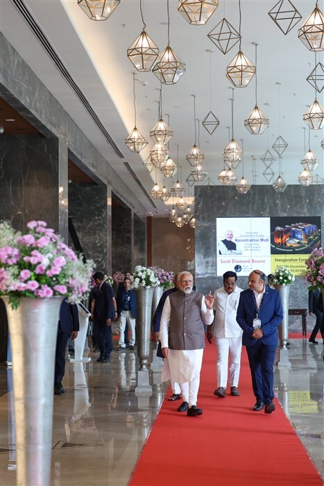 World largest building: ವಿಶ್ವದ ಅತಿ ದೊಡ್ಡ ವಜ್ರ ವ್ಯಾಪಾರ ಕೇಂದ್ರದ ಉದ್ಘಾಟನೆ ...