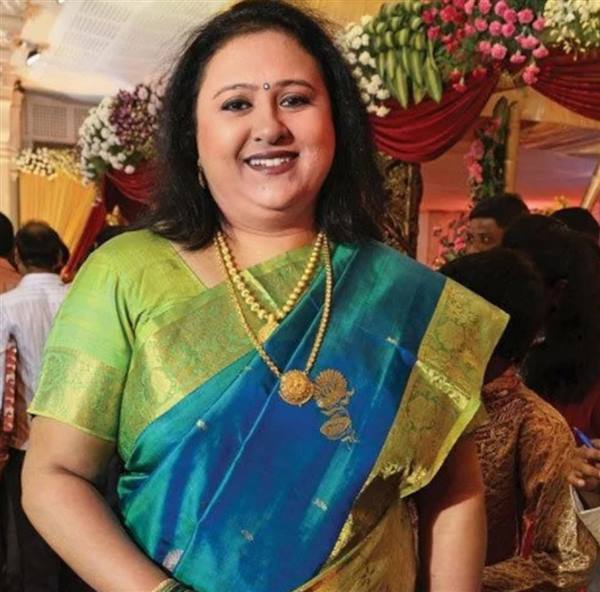 PHOTOS: இந்த 90ஸ் நடிகையை உங்களுக்கு நியாபகம் இருக்கா? ஆள் அடையாளம் ...