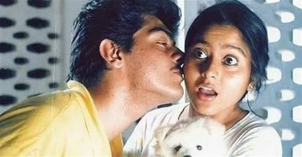 PHOTOS: அஜித், விஜய் பட நடிகையா இது? கணவரோடு எங்கு இருக்கிறார் தெரியுமா ...