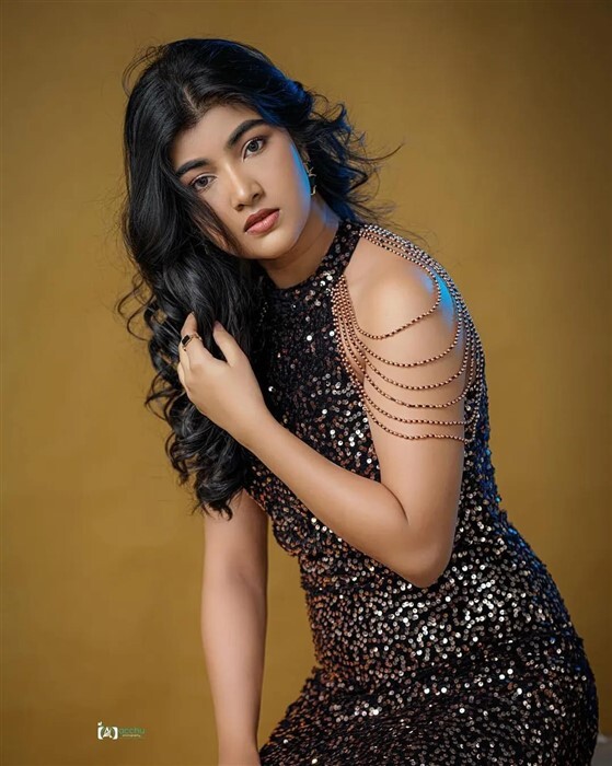 Amrutha Prem: ಬ್ಲ್ಯಾಕ್‌ ಡ್ರೆಸ್‌ನಲ್ಲಿ ಬೋಲ್ಡ್‌ ಆಗಿ ಕಾಣಿಸಿಕೊಂಡ ಅಮೃತಾ ...