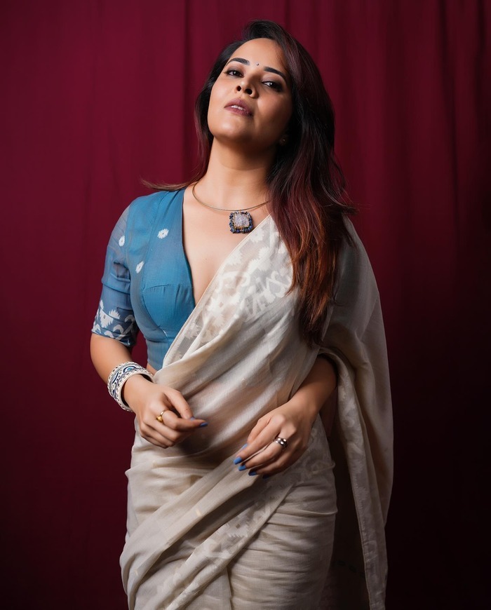 అనసూయ భరద్వాజ్ అందాల సెగలు.. వలపులతో ఊరించేస్తోందిగా! | Actress Anasuya ...