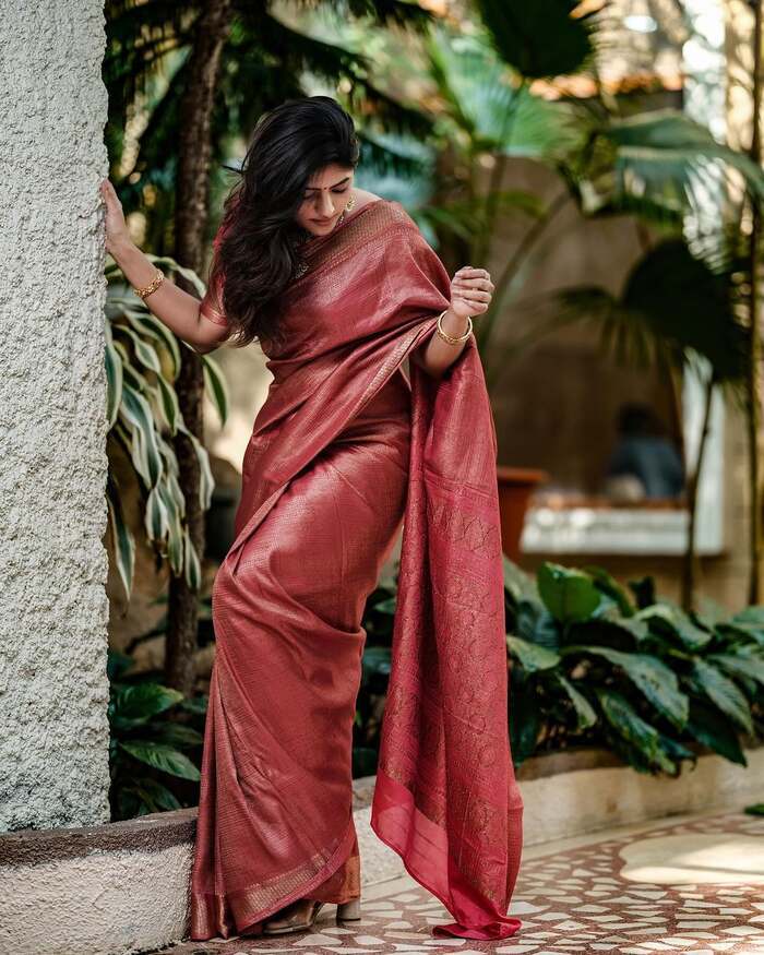 ఈషా రెబ్బ వలపుల జాతర.. అందాలతో హీటెక్కిస్తోందిగా ! | Actress Esha Rebba ...