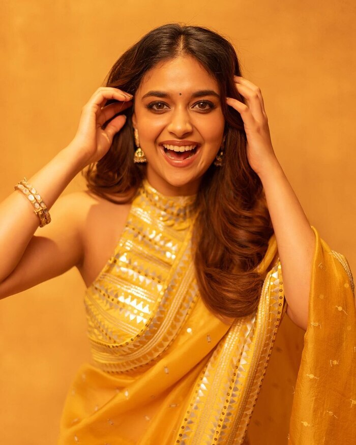 కీర్తి సురేష్ కవ్వింపులు.. చీరకట్టులో మైమరిపిస్తోందిగా! | Actress ...