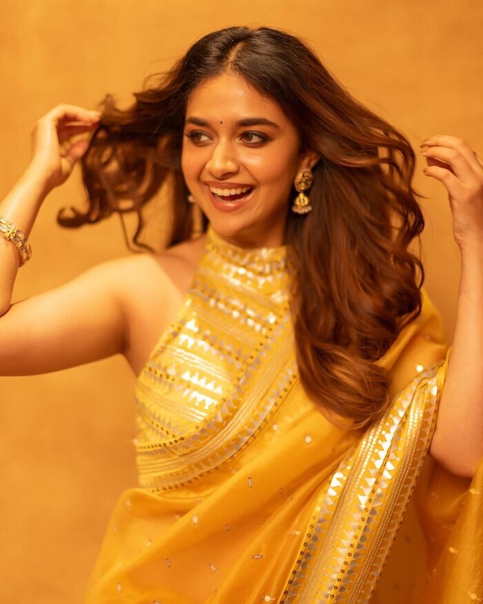 కీర్తి సురేష్ కవ్వింపులు.. చీరకట్టులో మైమరిపిస్తోందిగా! | Actress ...