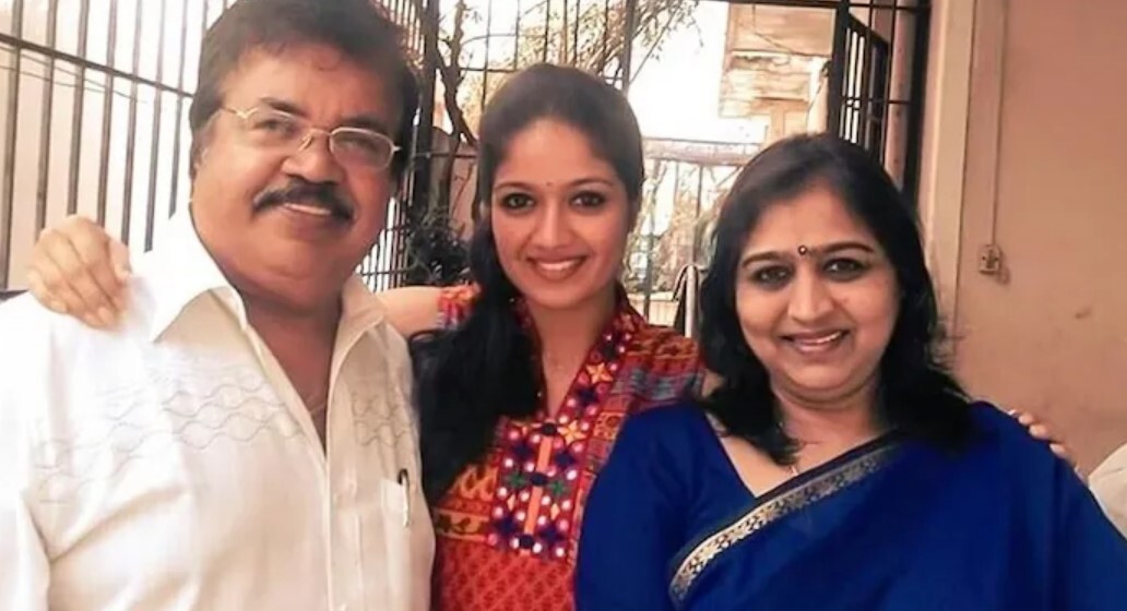 PHOTOS: விஜயகாந்த், ரஜினி பட நடிகையா இது? குடும்பம் குட்டின்னு ஆளே ...