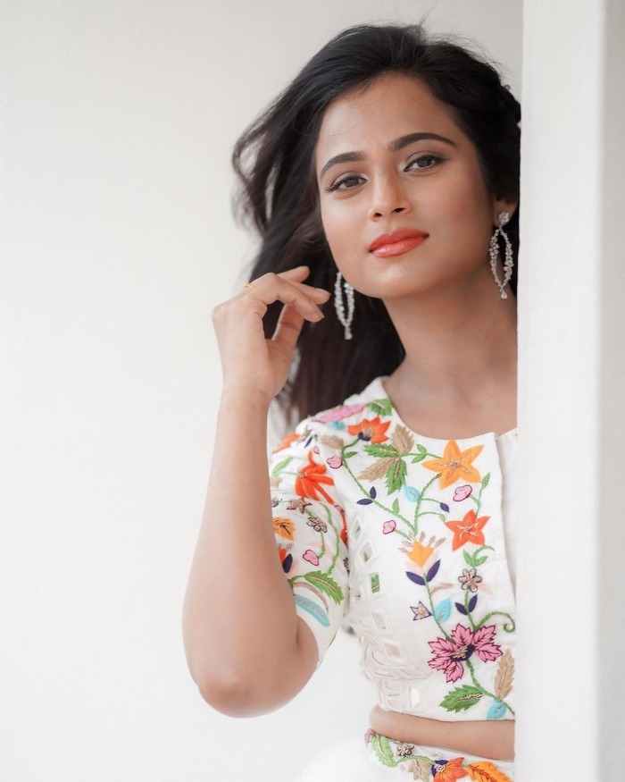 కవ్వింపులతో కాక పుట్టిస్తున్న రమ్య పాండియన్ | Actress Ramya Pandian ...