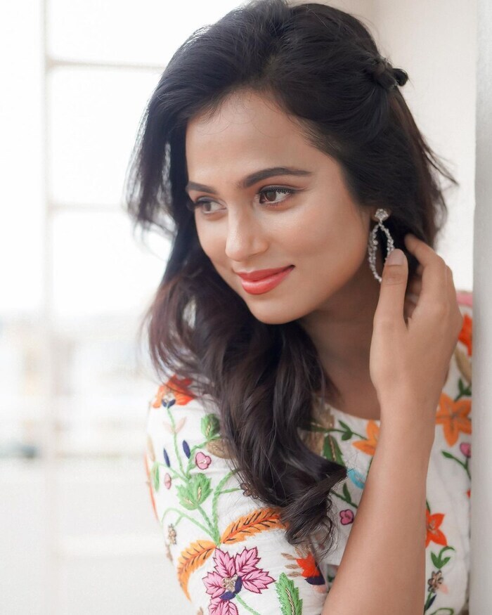 కవ్వింపులతో కాక పుట్టిస్తున్న రమ్య పాండియన్ | Actress Ramya Pandian ...