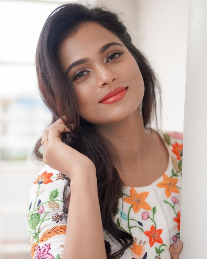 కవ్వింపులతో కాక పుట్టిస్తున్న రమ్య పాండియన్ | Actress Ramya Pandian ...