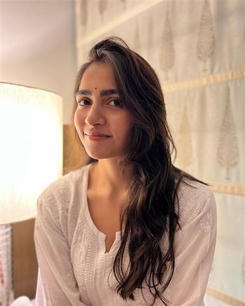 PHOTOS: ரெண்டு கையிலும் ஐஸ் கிரீம்.. க்யூட்டாக போட்டோ வெளியிட்ட ருக்மிணி வசந்த்! | Actress ...