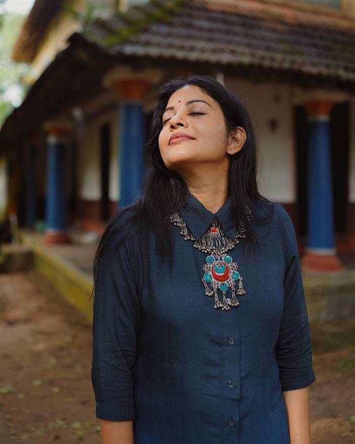 Shivada: 'ഓരോ സാരിക്കും ആരും പറയാത്ത ഒരു കഥ പറയാനുണ്ടാവും'! സാരിയഴകില് ...