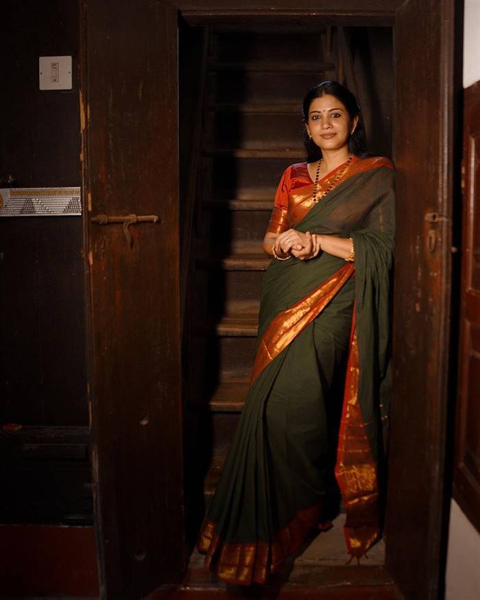 Shivada: 'ഓരോ സാരിക്കും ആരും പറയാത്ത ഒരു കഥ പറയാനുണ്ടാവും'! സാരിയഴകില് ...