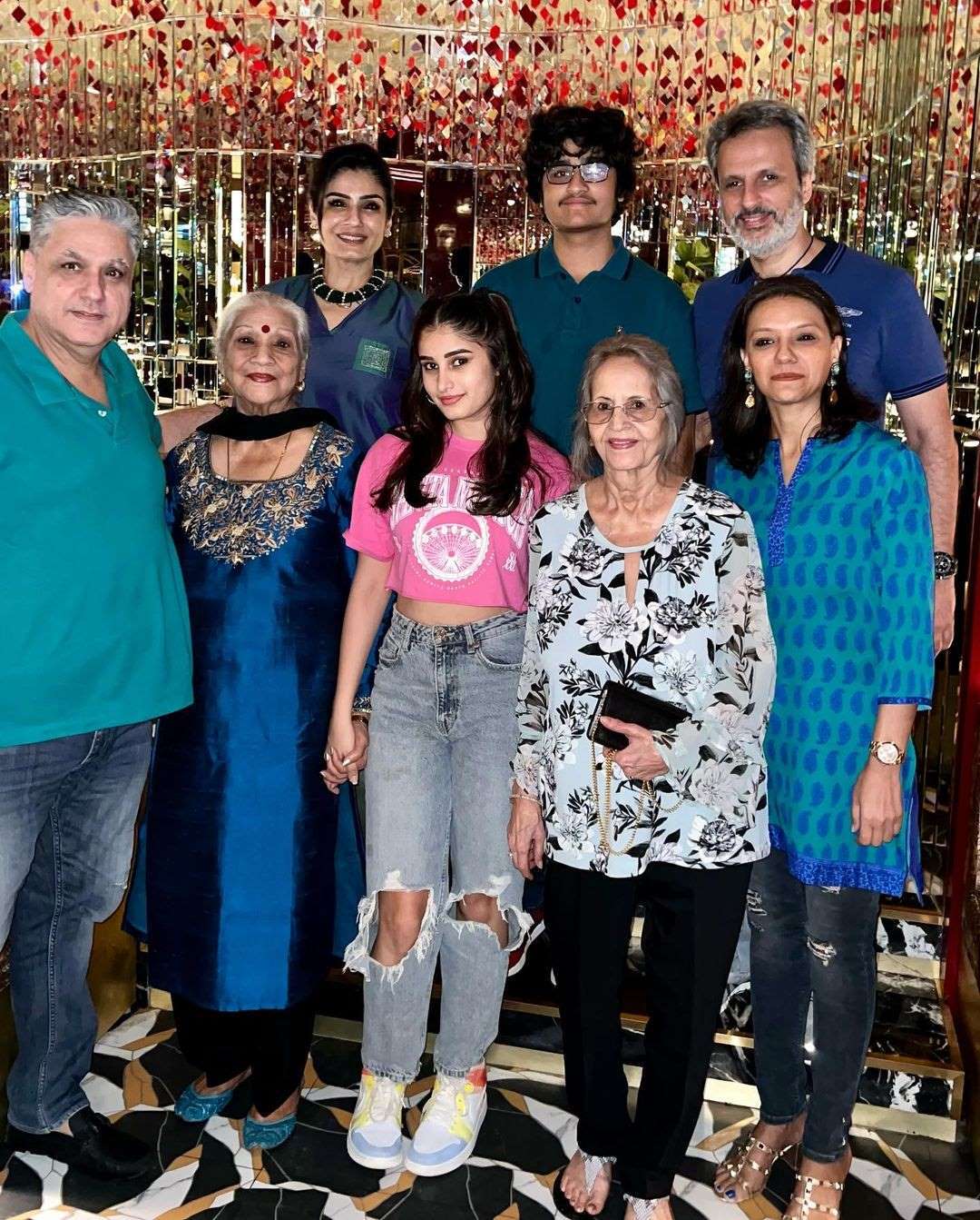 जब अपनी सौतन पर भड़क गई थीं यह दिग्गज एक्ट्रेस, मार दिया था वाइन से भरा ...