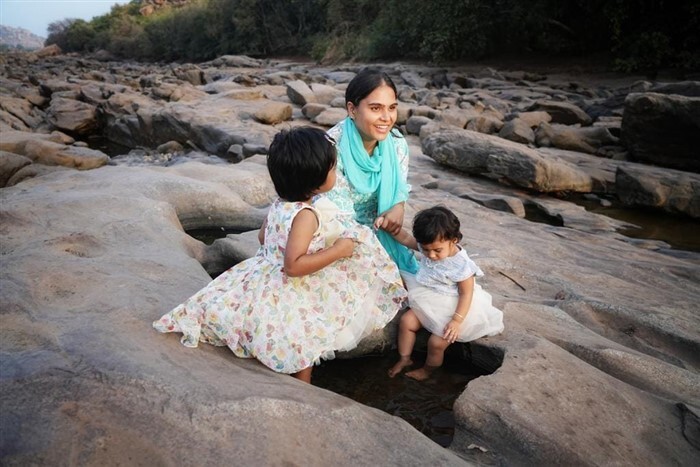 Gali Janardhan Reddy: ತುಂಗಭದ್ರ ನದಿ ದಡದಲ್ಲಿ ಗಾಲಿ ಜನಾರ್ದನ ರೆಡ್ಡಿ ಕುಟುಂಬ, ಫೋಟೋಗಳು ಇಲ್ಲಿವೆ | Gali ...