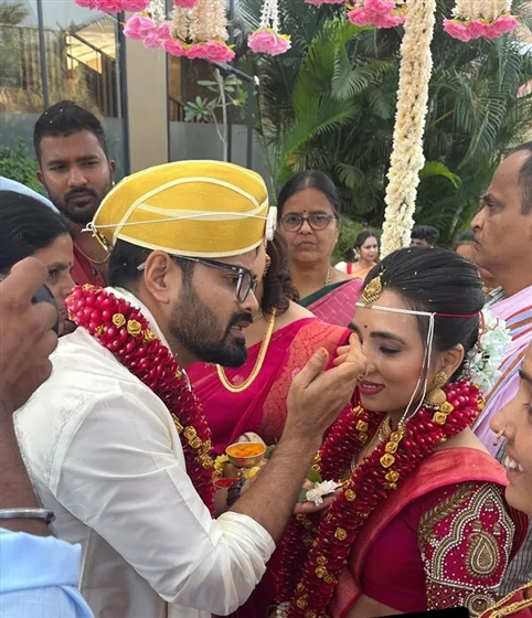 Kannada Actor Nagabhushana and Pooja Prakash's Belagavi Wedding Photos - Oneindia
