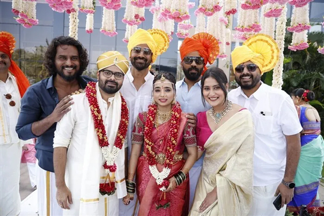 Kannada Actor Nagabhushana and Pooja Prakash's Belagavi Wedding Photos - Oneindia