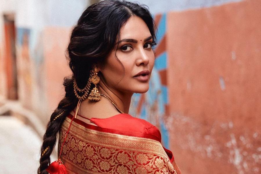 শীতেও জলকেলিতে মত্ত এষা, কোথায় ঘুরতে গেলেন সুন্দরী অভিনেত্রী? | Latest ...