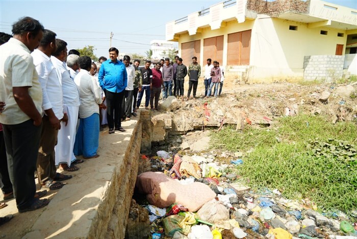 ಪ್ರಾಚೀನ ಕ್ರೀಡೆಗೆ ಜನಾರ್ದನ ರೆಡ್ಡಿ ಸಾಥ್‌: ಮುಂಗೈ ಆಟ ಗೆದ್ದವರಿಗೆ ಕಡಗ ಉಡುಗೊರೆ ...