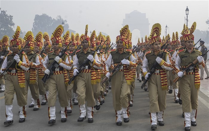 Republic Day 2024: SSB Women Rehearse Parade Amid Delhi Morning Fog ...