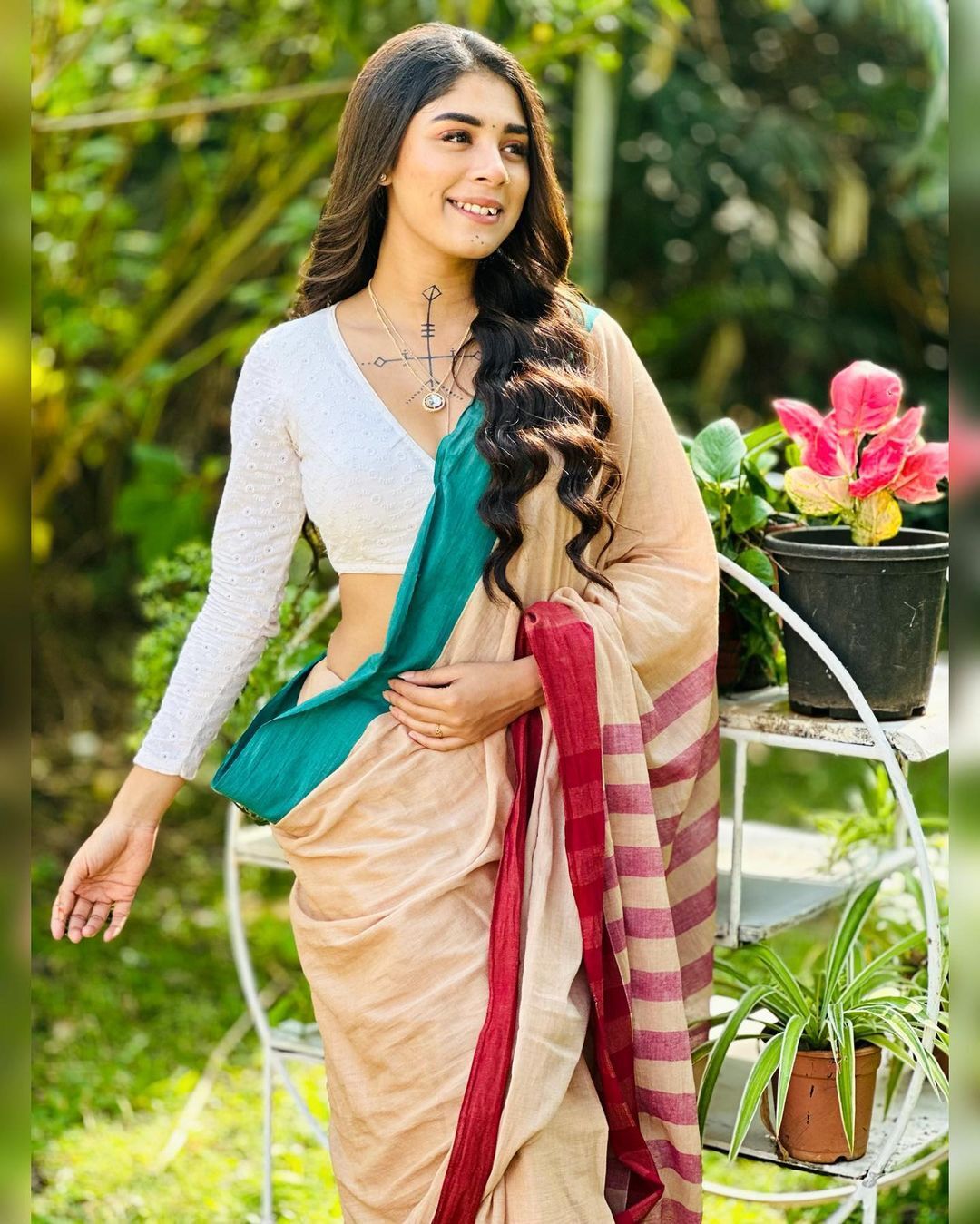 শাড়িতে অপরূপা অদ্রিজা, অভিনেত্রীর নজরকাড়া লুকে বুঁদ নেটবাসী ...